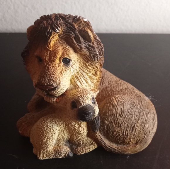 Stone Critters | Accents | Gorgeous Stone Critters 5 Sandcast Lion With ...
